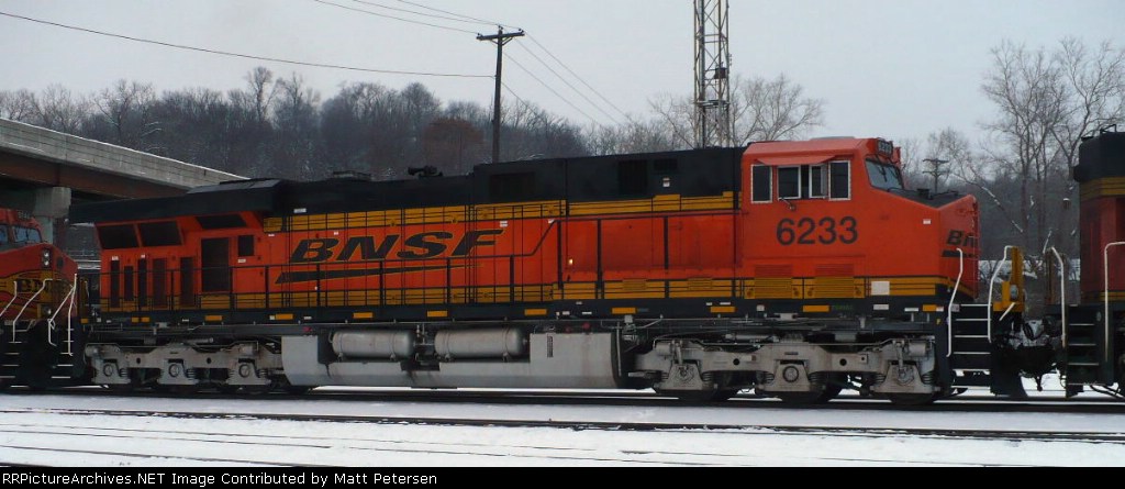 BNSF 6233
